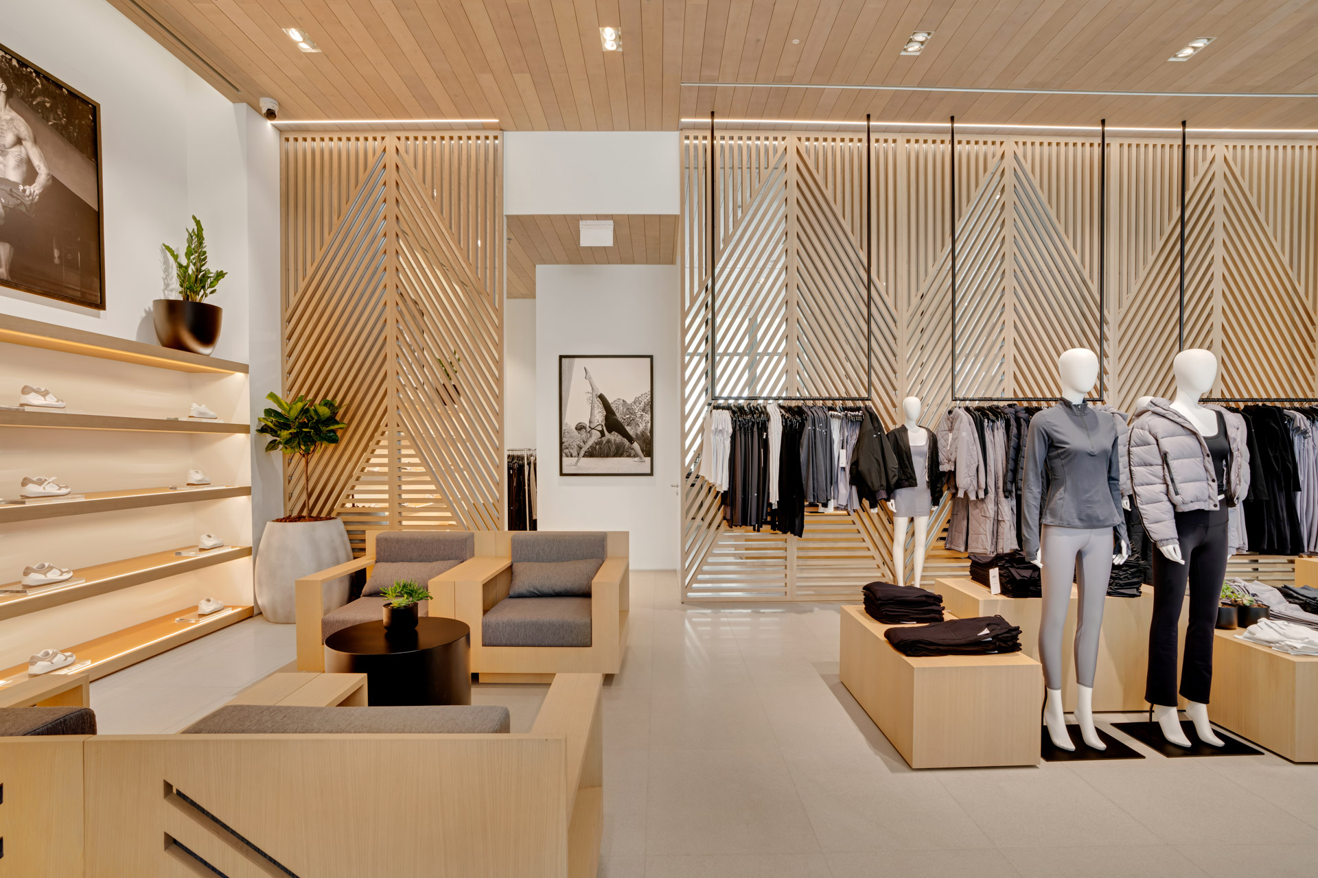 Alo Yoga - Dubai Mall - #1 Dubai Videographer|Dubai Photographer|Abu ...